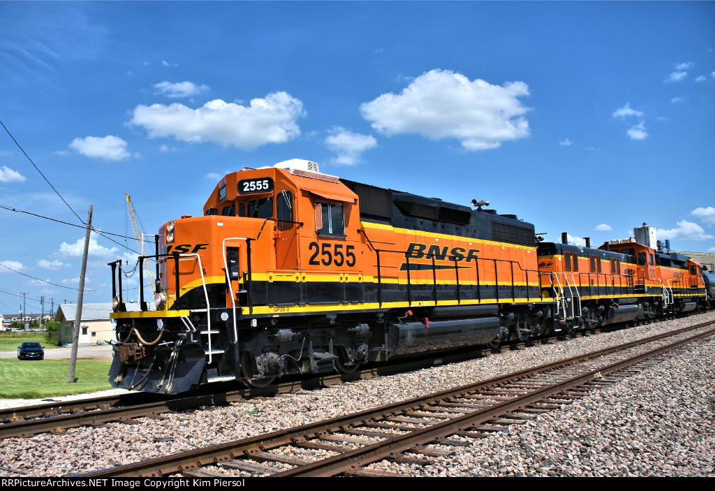 BNSF 2555